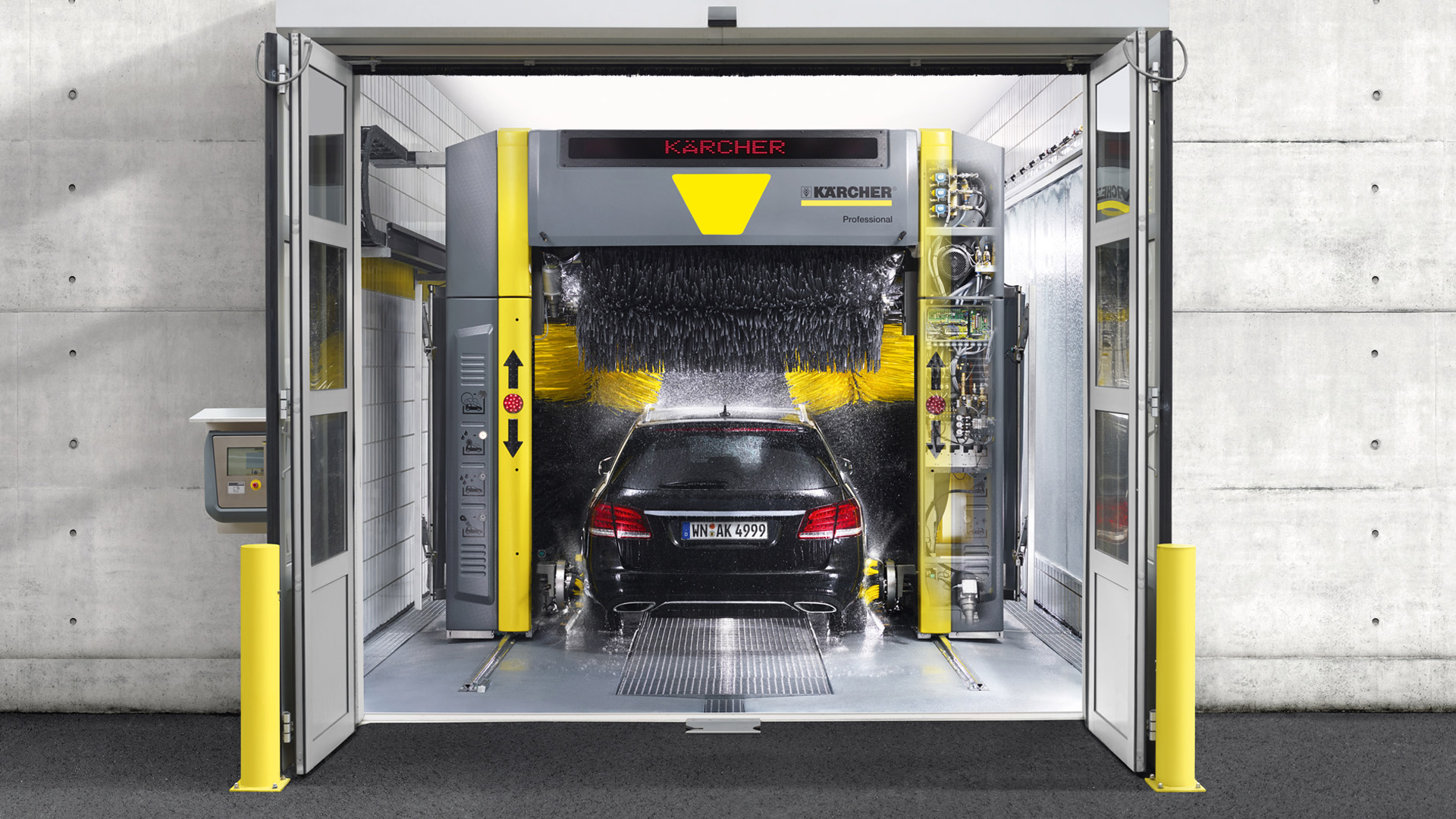 Waschanlagen Professional: PKWs und LKWs wirtschaftlich reinigen | Kärcher