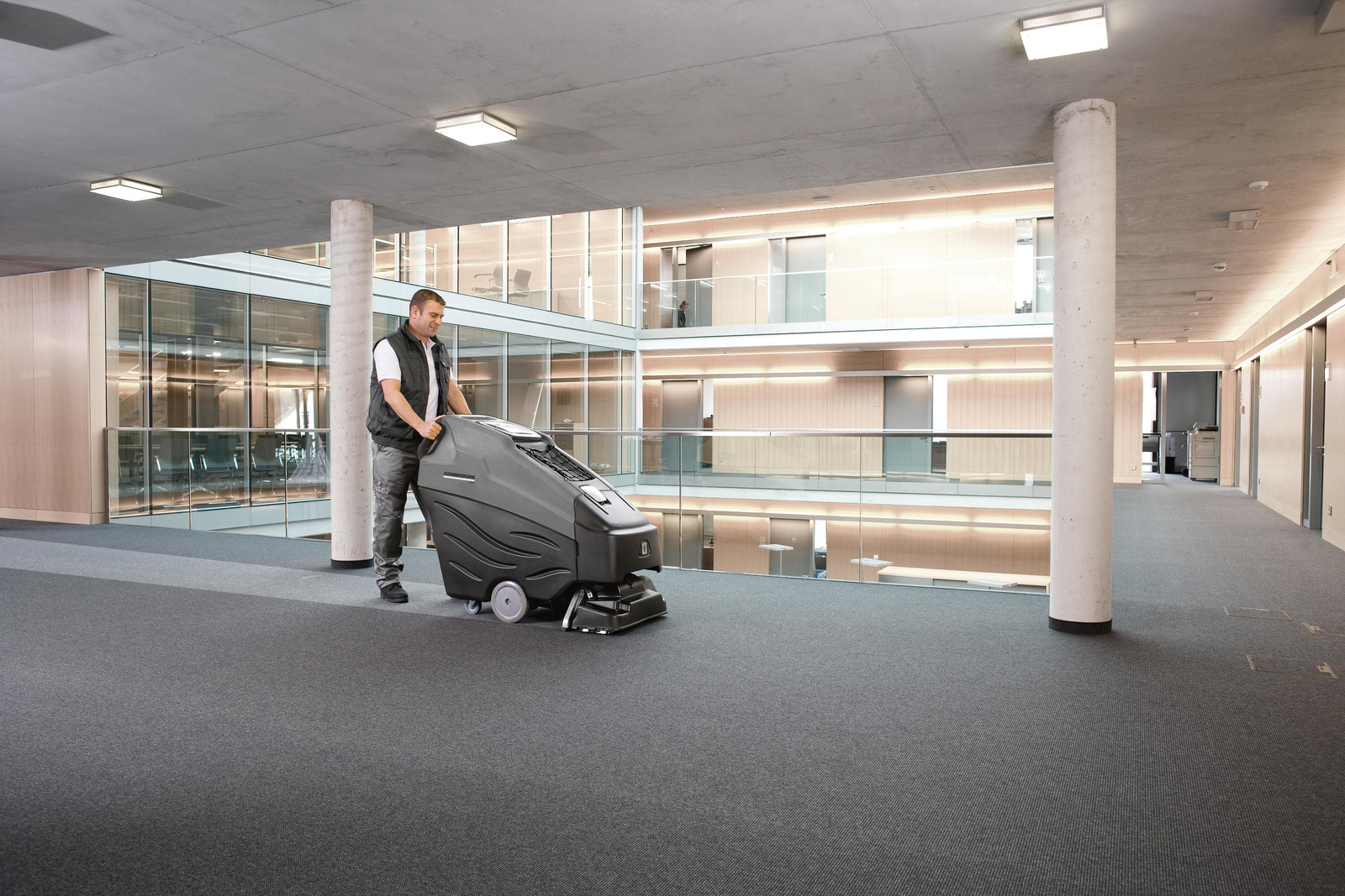 Walk-Behind Carpet Extractor Commodore DUO, 234 A/H AGM Batteries ...